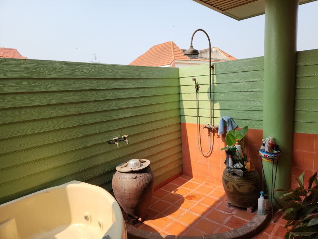 Lovely House for Rent: Bangkok (Pattanakarn) - Noah Shepherd